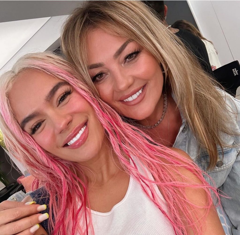 - Marie Claire Colombia