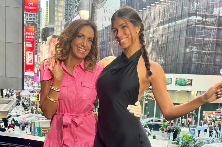 Lina Luaces, hija de Lili Estefan, en la Semana de la Moda de NY