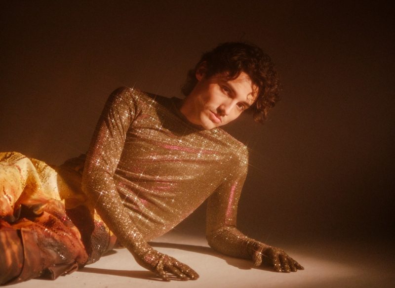 Humbe lanza un nuevo álbum de sorpresa: se llama Armagedón