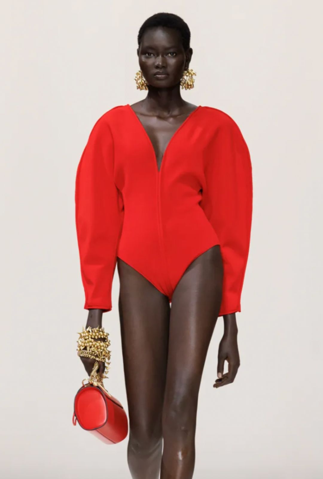 Sarah Burton presenta en Givenchy SS26 una visión minimalista