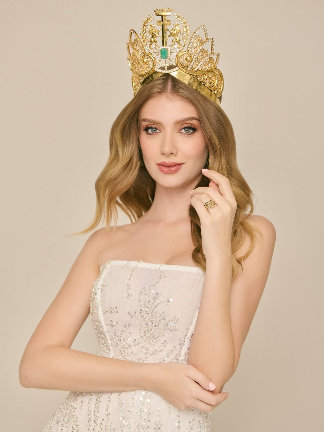 Catalina Duque ganó la corona de Miss International 2025