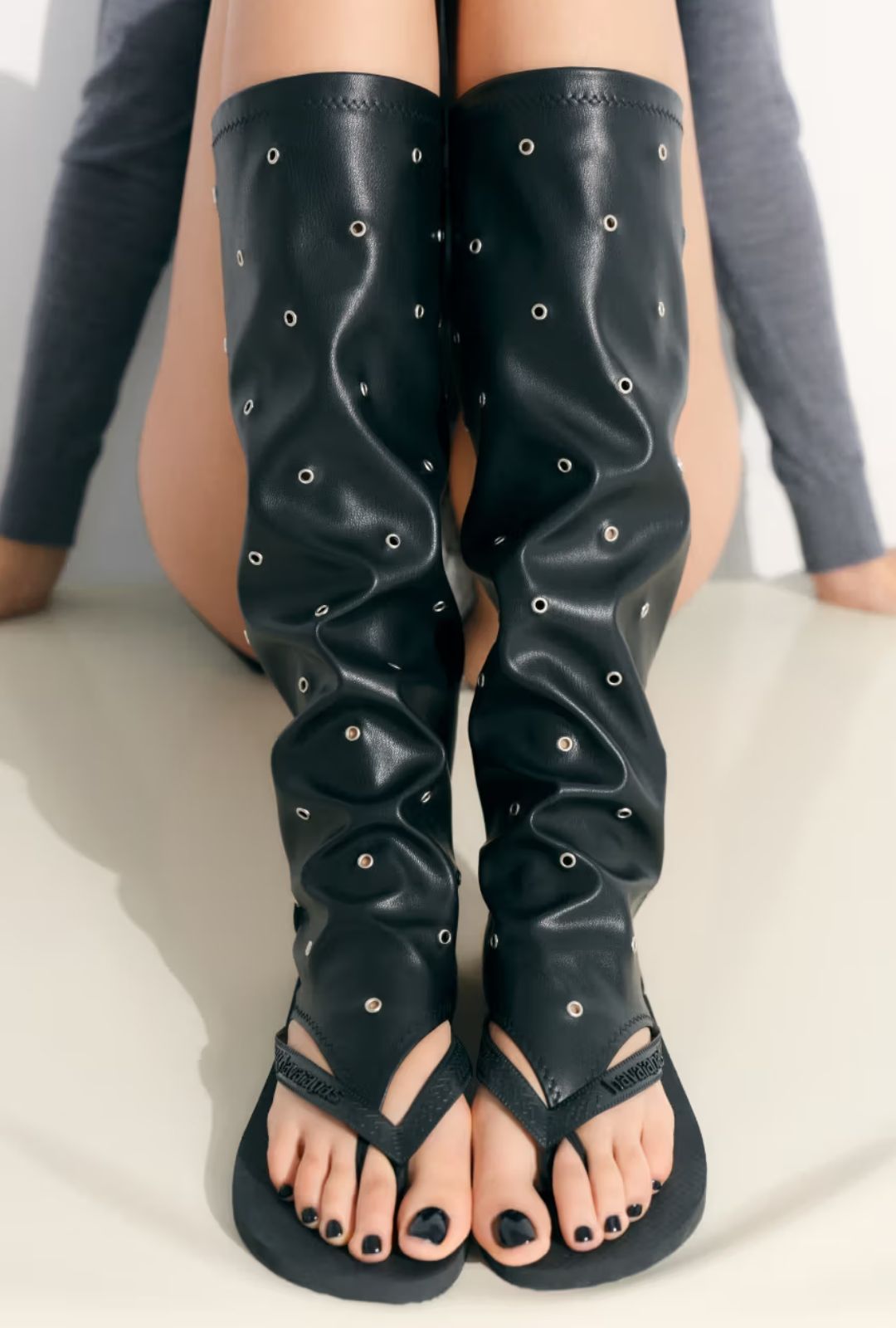 Havaianas lanza chanclas de cuero con Gimaguas para todo el año